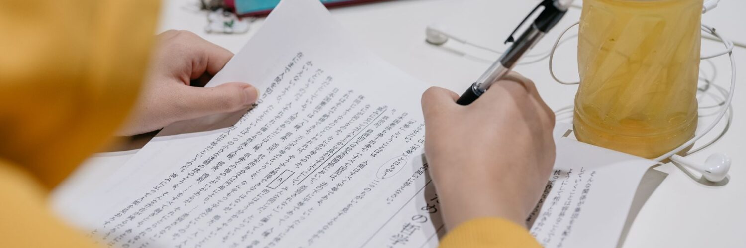 How Japanese Particles Show Sentence Roles
