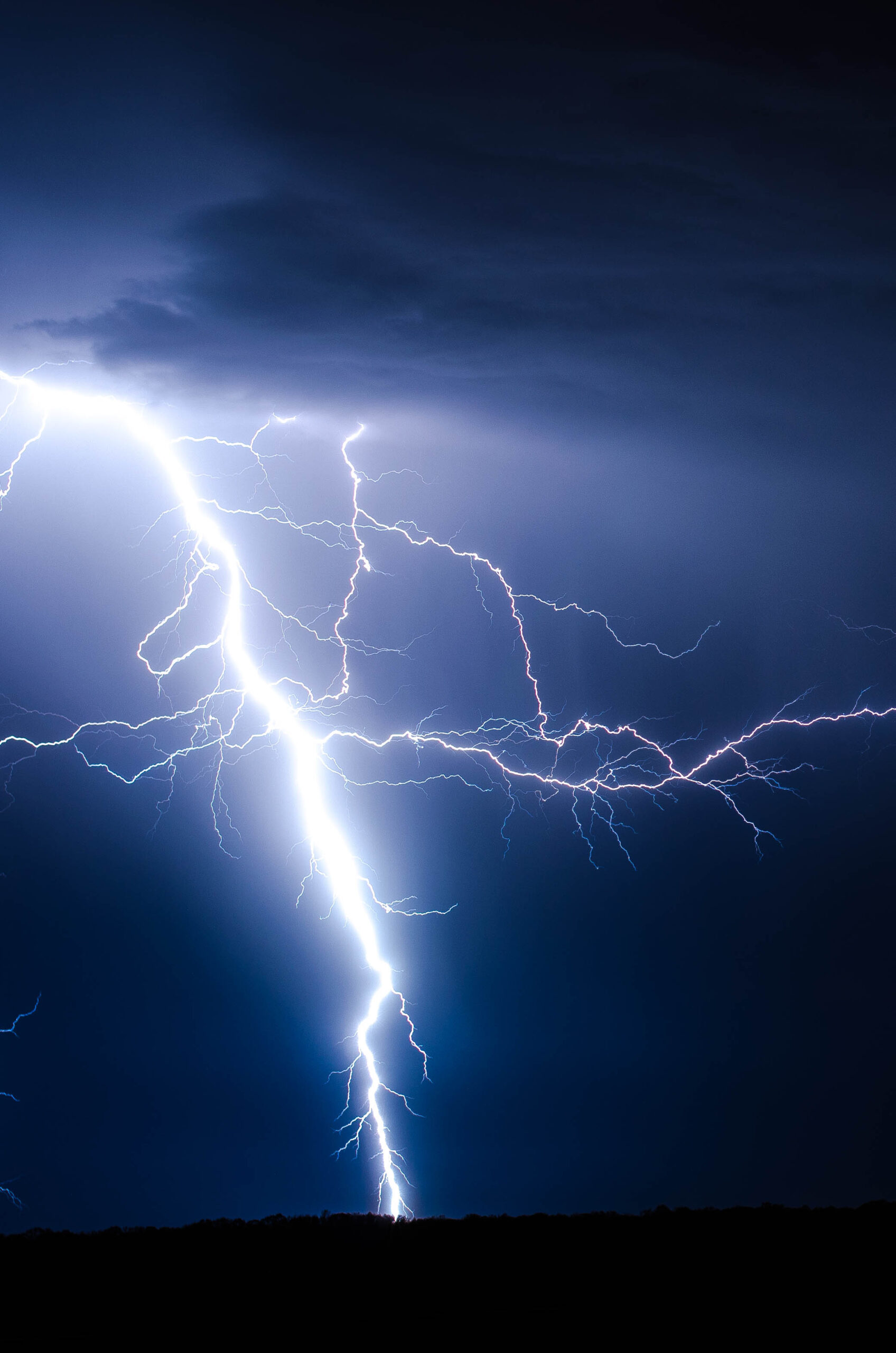Why Lightning Flashes Before Thunder Arrives